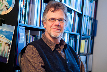 UB professor studies pain in all its forms - UB Reporter